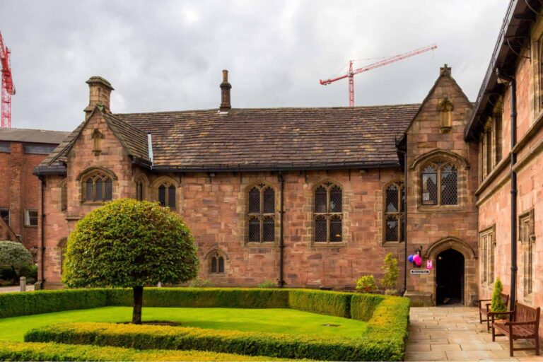 The 20 Most Haunted Houses in Manchester [2026 ]